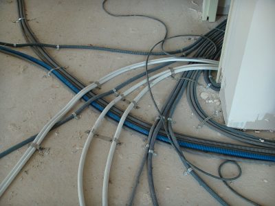 La pose de gaines techniques de logement avec Les Couz - Les Couz